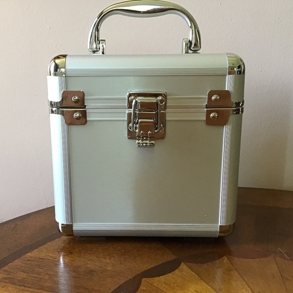Grooming | New Brushed Silver And Chrome Train Case With Mirror | Poshmark